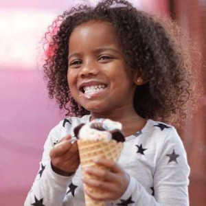 Aged 35, Lauren Simonetti is American journalist who is married to her ...